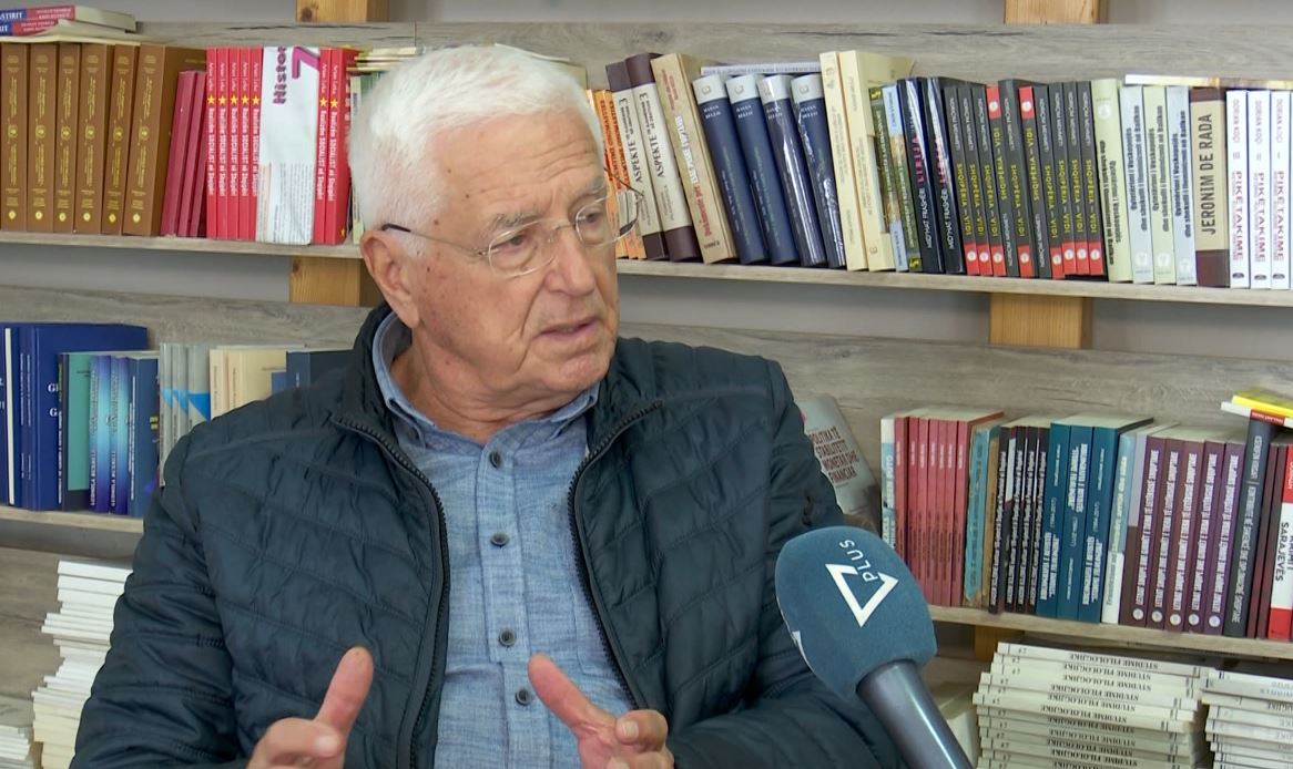 Rishkruhet historia e Shqipërisë/ Studiuesit: Tekstet do t’i përshtaten ...