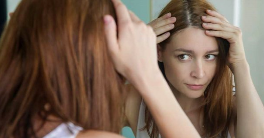 Flokë të thinjur para kohe? Rastet kur tregojnë probleme shëndetësore ...