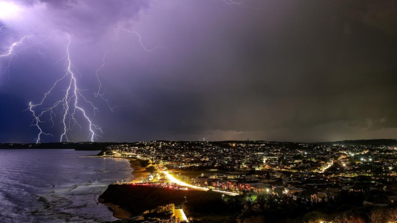 Dhjetëra mijëra banorë pa energji elektrike në Australi për shkak të ...