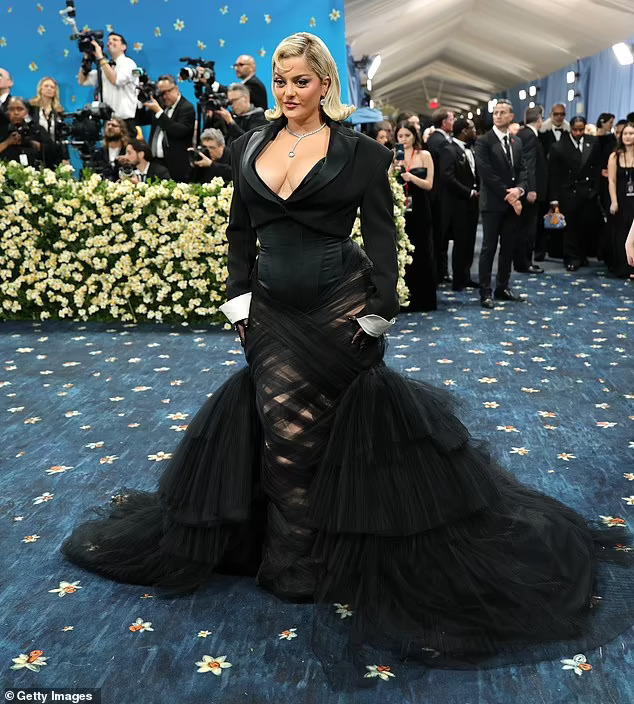 Për herë të parë në Met Gala, Bebe Rexha përballet me komentet fyese ...