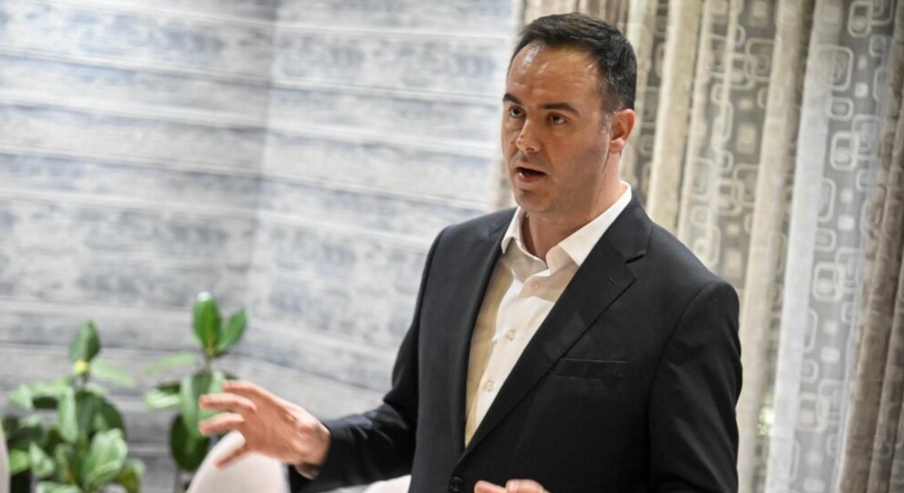 Lëvizja Vetëvendosje propozon Glauk Konjufcën për kryeministër - Vizion ...