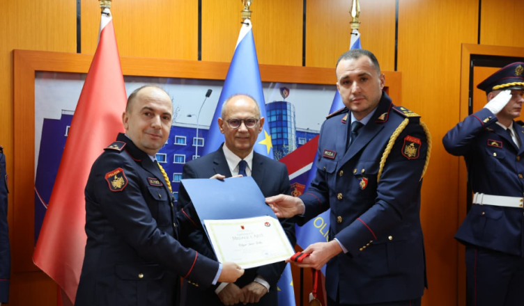 UT akordon Medalje Ari/Argjendi në “Master Ekzekutiv në Kriminalogji ...